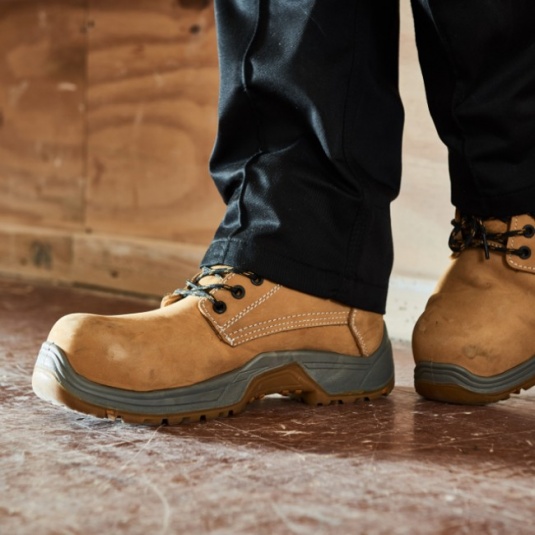 V12 Safety Boots - Workwear.co.uk